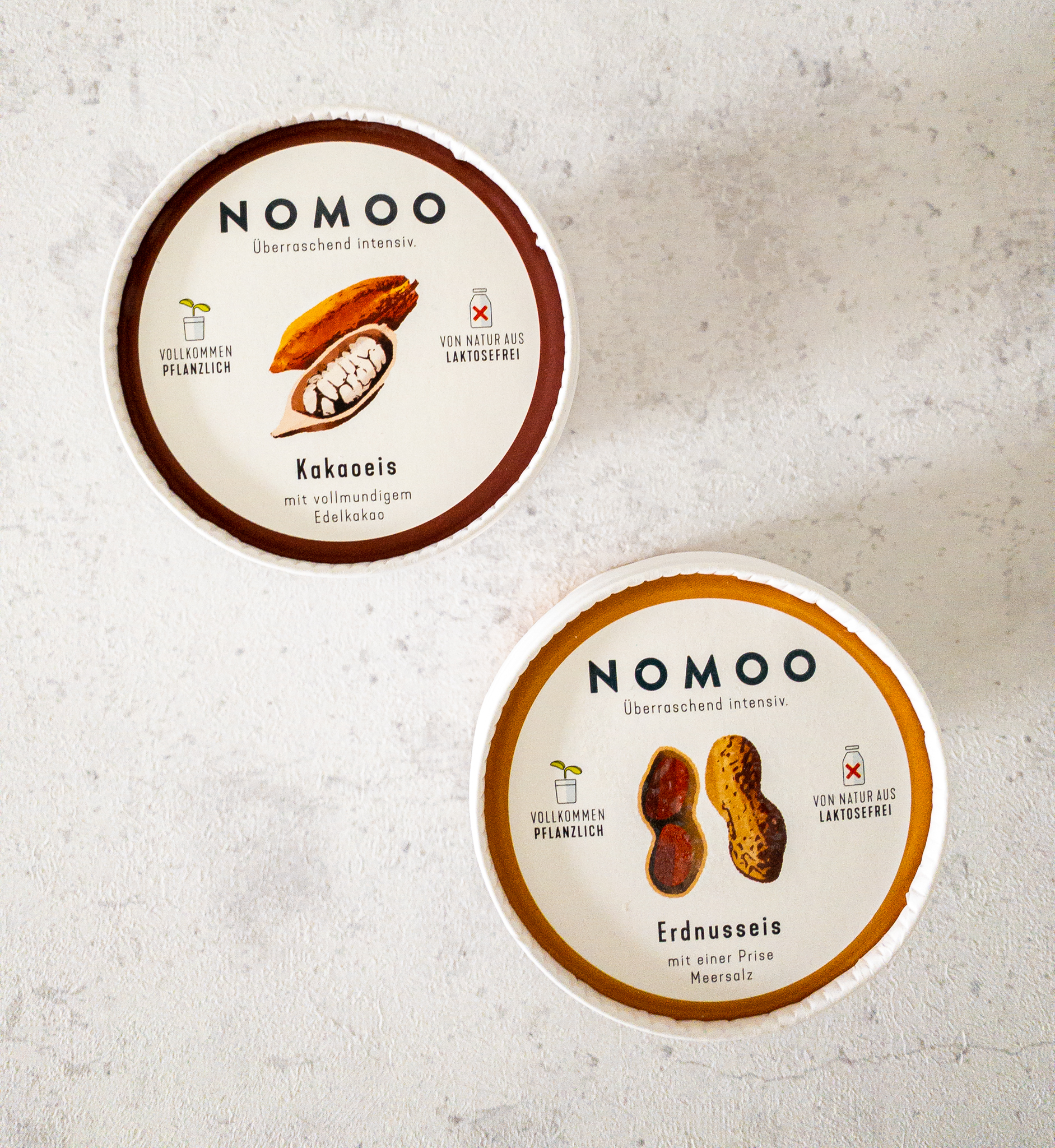 Frozen-Bowl mit dem veganem Eis von NOMOO