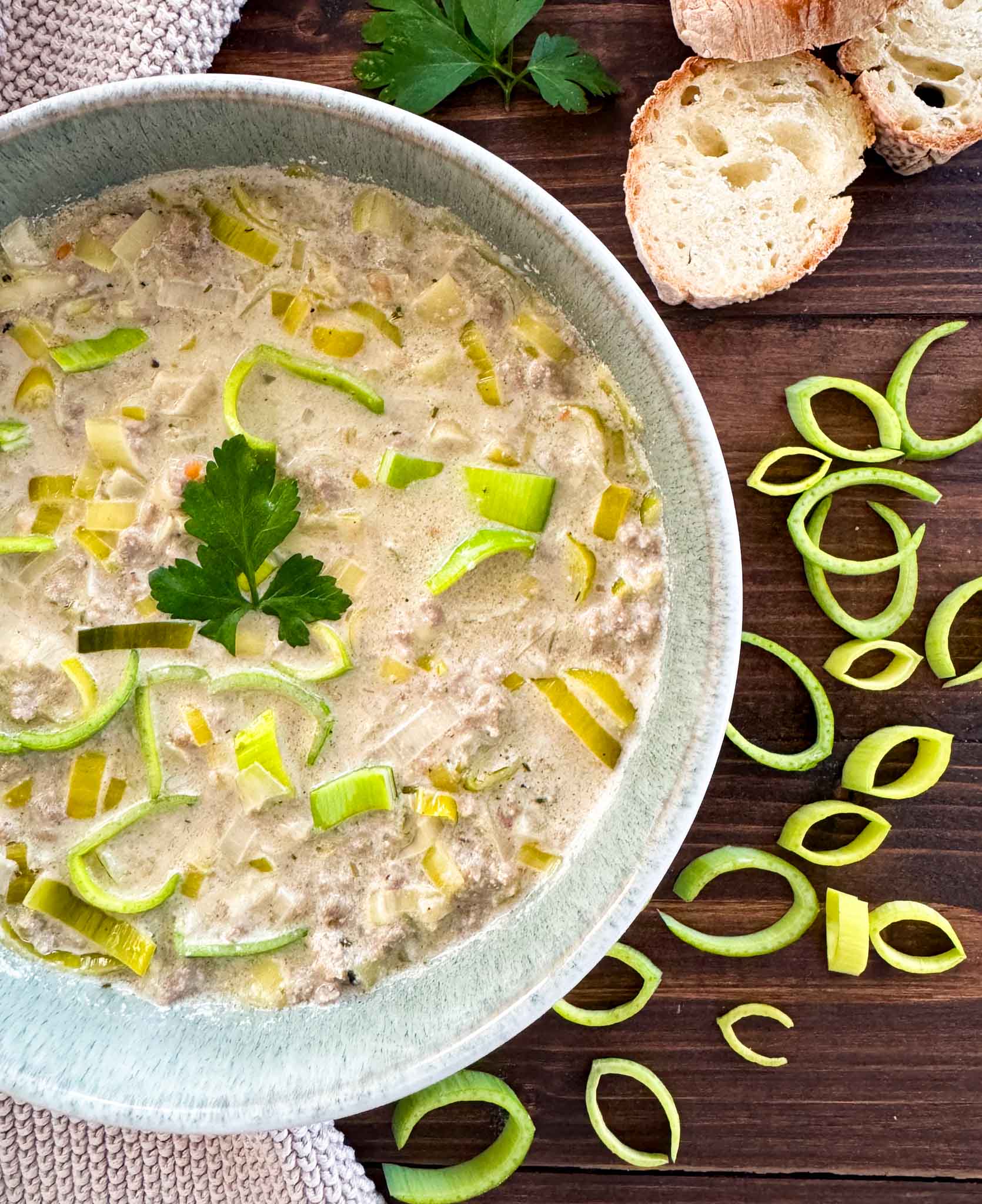 Einfache Käse Lauch Suppe mit Hackfleisch